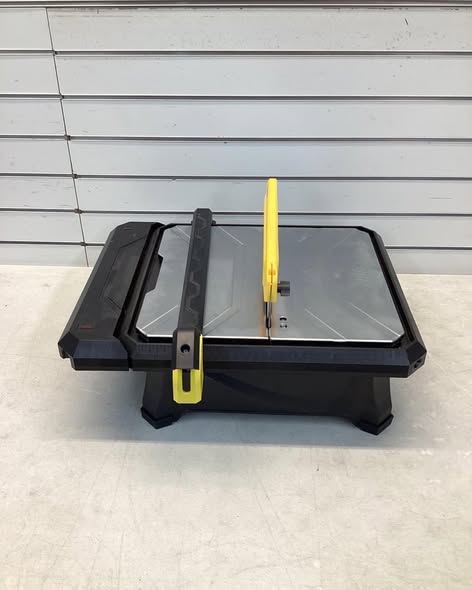 QEP 700XT 3/4 HP Wet Tile Saw with 7 in. Blade and Table Extension ...